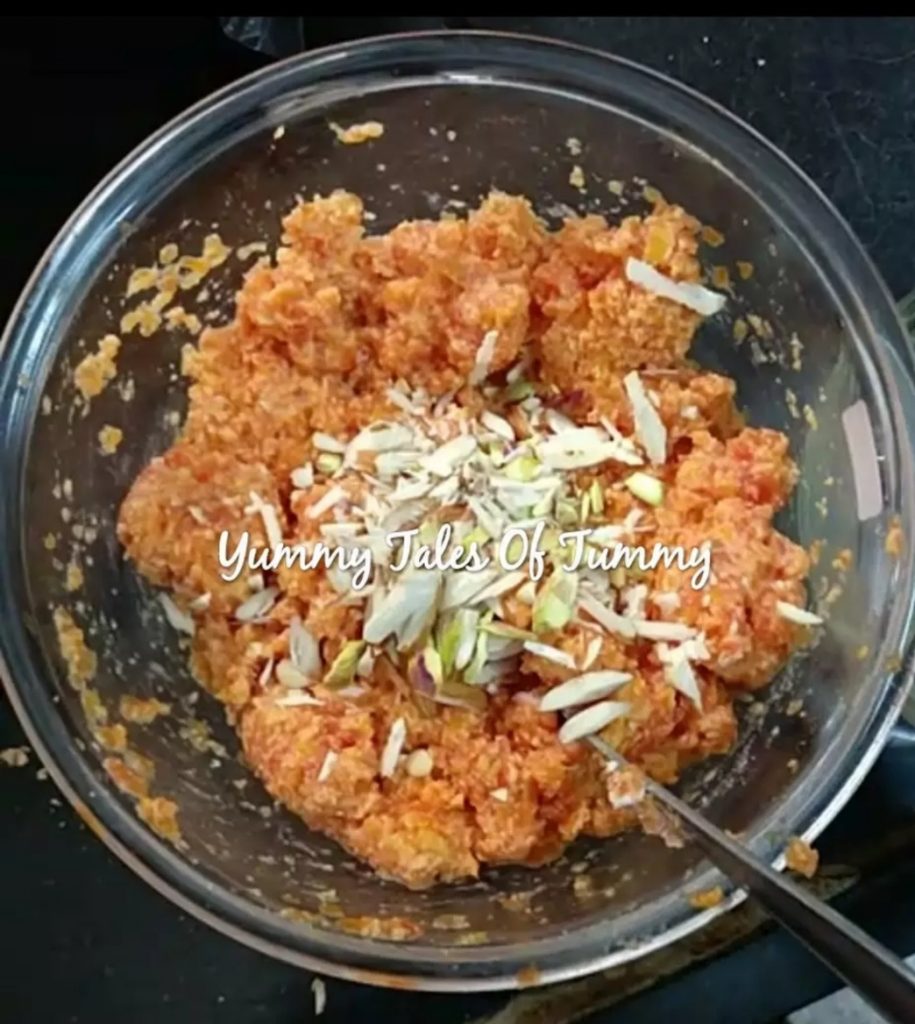 Gajar Halwa Spring Rolls served with Rabdi - Yummy tales of tummy