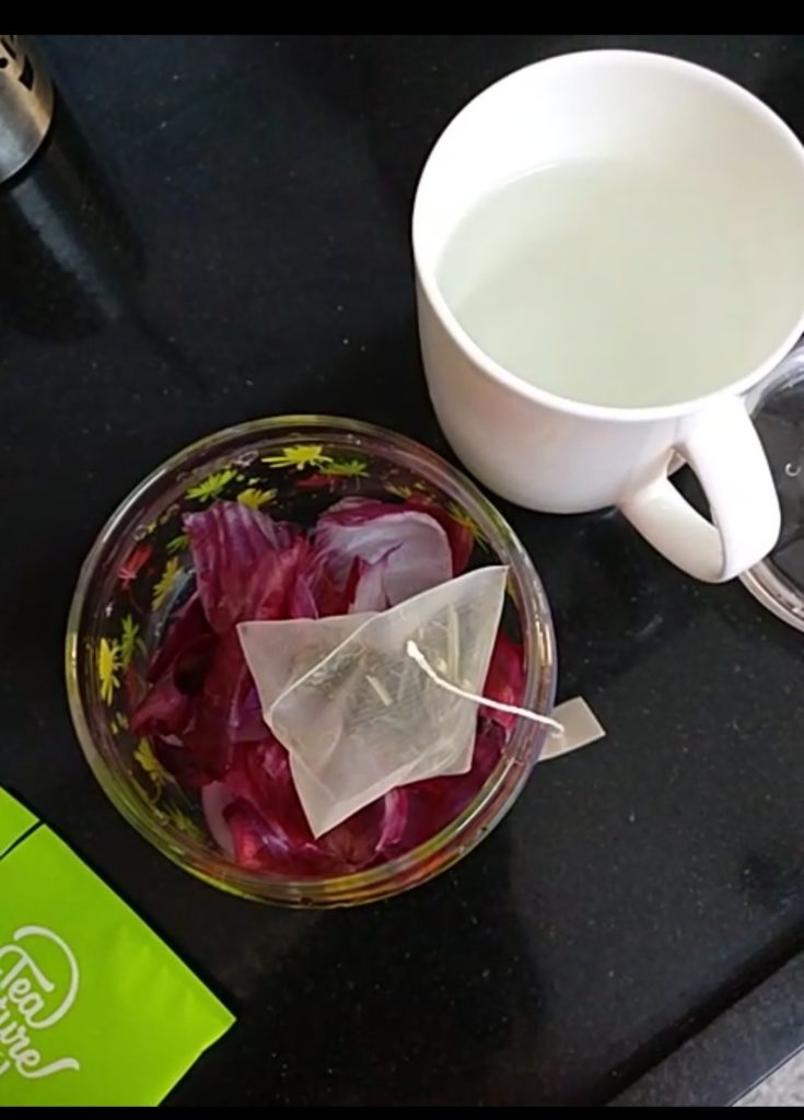 Leftover Onion Peel Tea - Yummy tales of tummy