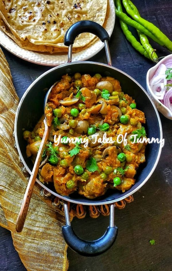 Matar Mushroom recipe | Mutter mushroom | Mushroom matar masala - Yummy ...