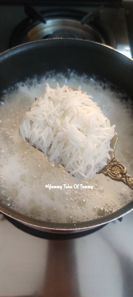 How to cook rice | Steamed Rice Recipe - Yummy tales of tummy