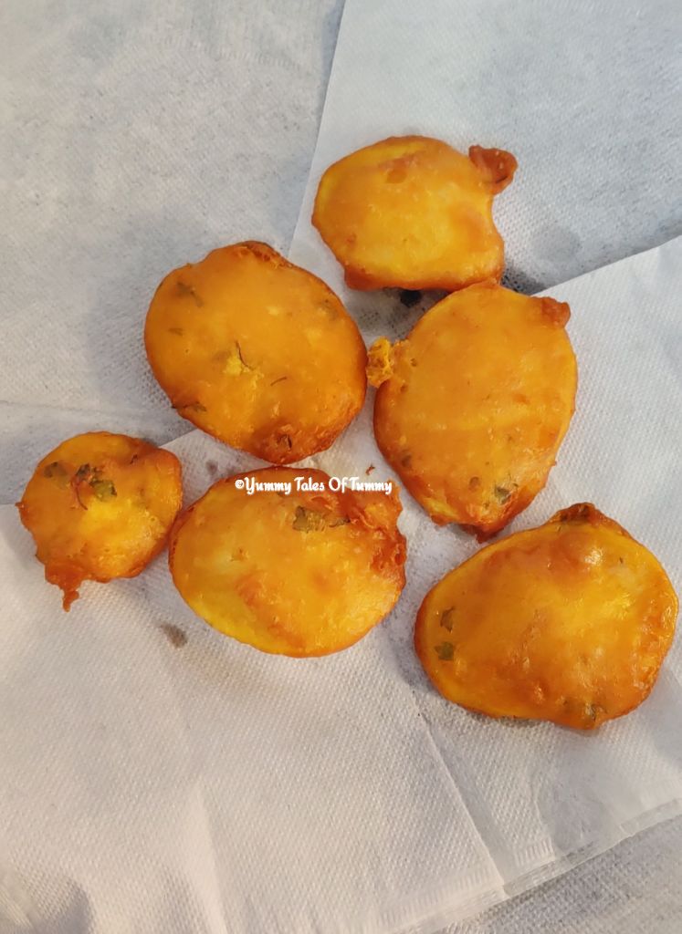 Aloo Pakora | Alu Bhajiya | Potato Pakoda | Aloo ka Pakora - Yummy ...