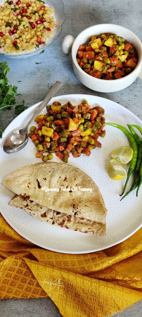 Gajar matar Aloo Recipe | Indian Carrot, peas & Potato sabzi - Yummy ...