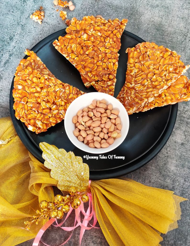 How to make Peanut Jaggery Chikki | Moongfali chikki | Groundnut Chikki ...