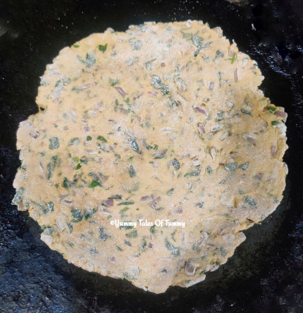 Spring Onion Paratha | Kanda Paratha | Onion Paratha - Yummy tales of tummy